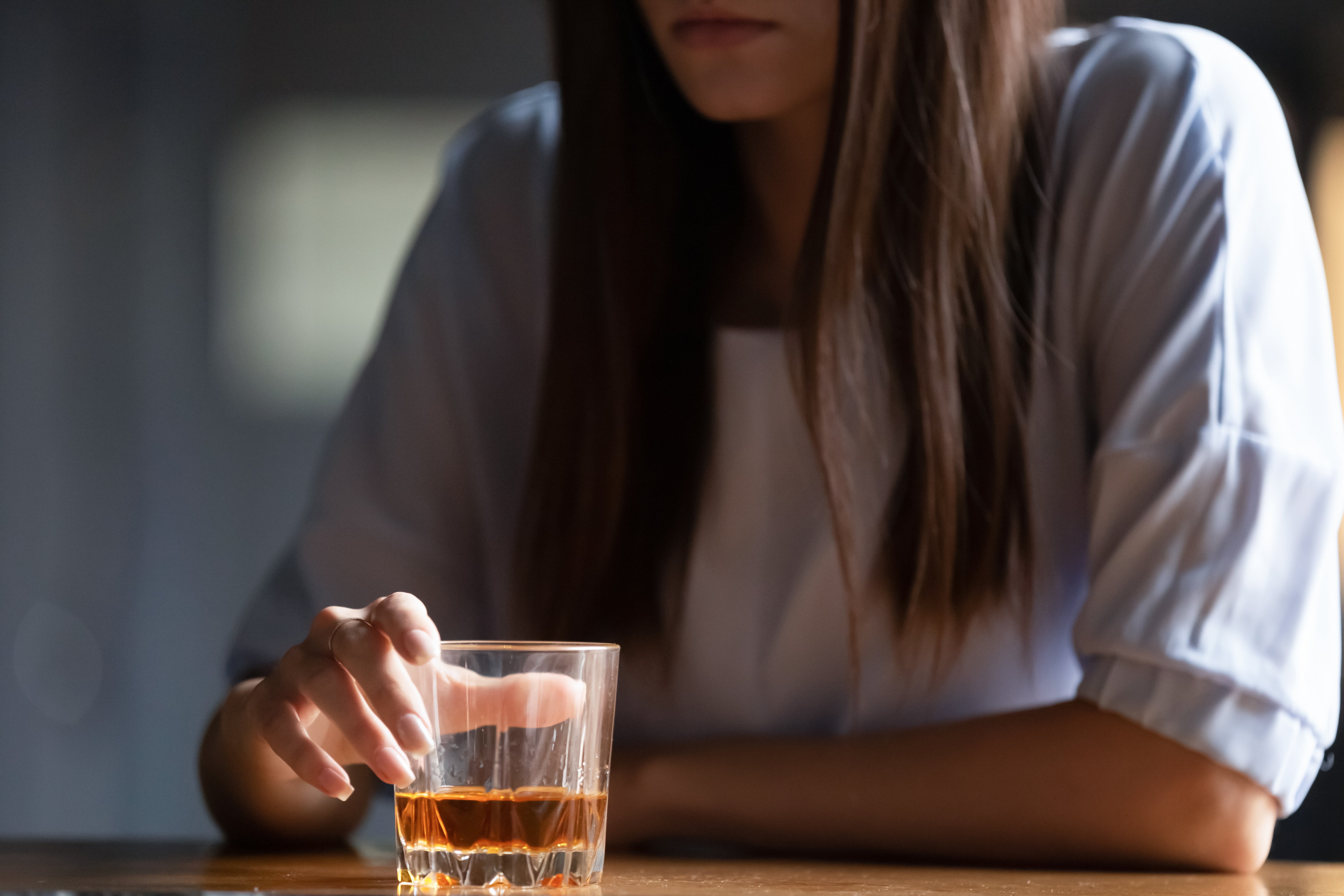 Does Alcohol Dehydrate You? Symptoms, Risks & Recovery | Avenues Recovery