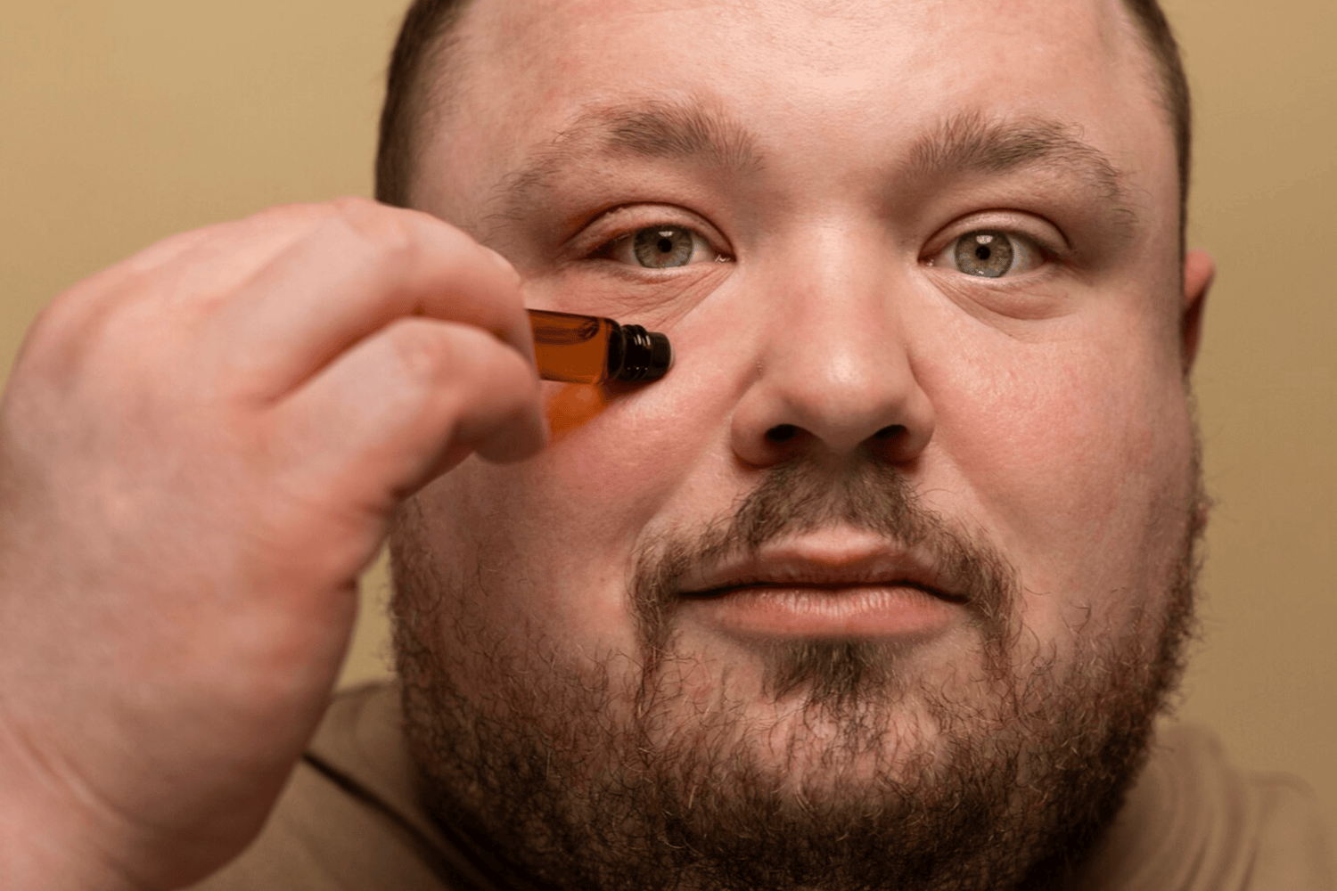 How to Spot an Alcoholic Face: 6 Crucial Signs | Avenues Recovery